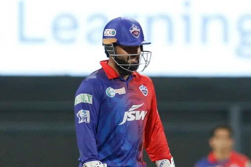 IPL 2022: Rishabh Pant Drops Dewald Brewis Sitter Before DRS Gaffe ...