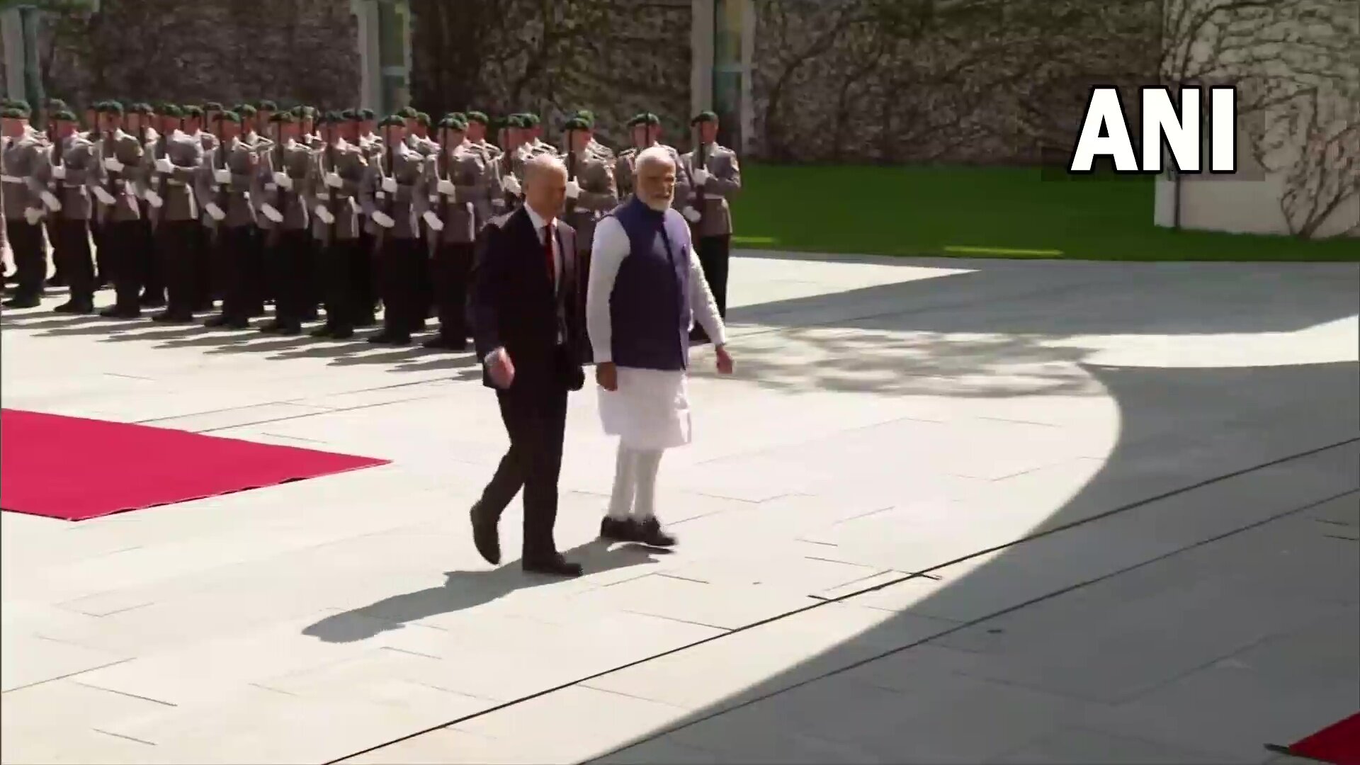PM Modi Receives Guard of Honour, Hold Bilateral Talks in Germany on ...