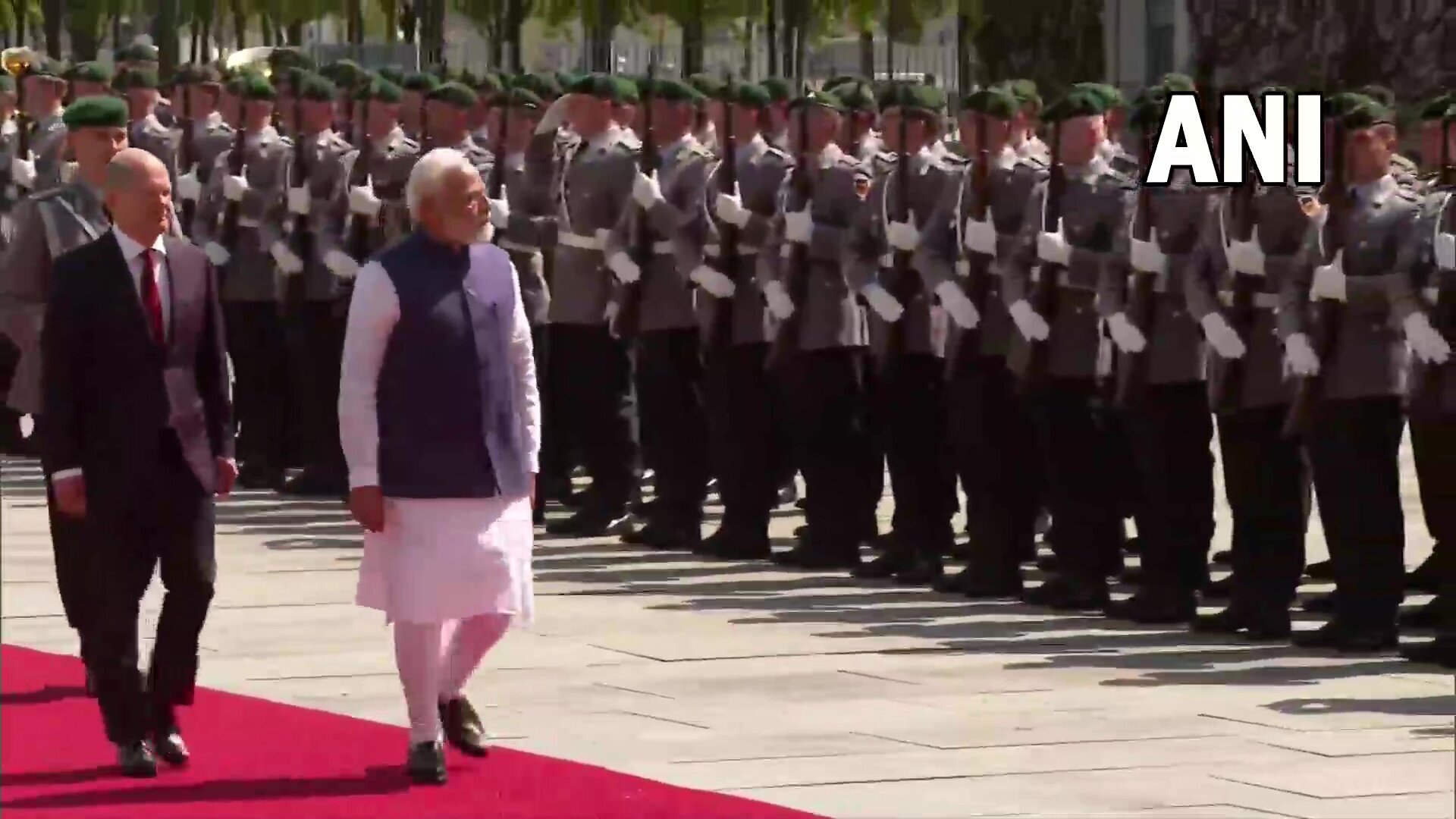 PM Modi Receives Guard of Honour, Hold Bilateral Talks in Germany on ...