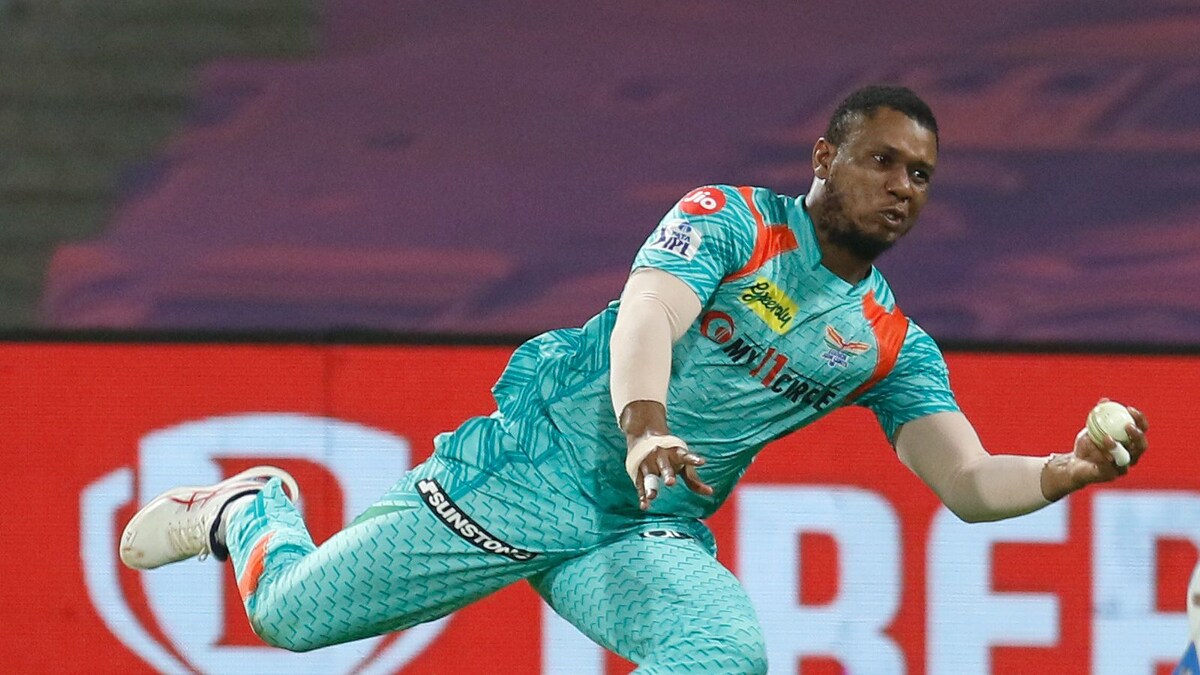 IPL 2022: Ewin Lewis Takes Stunning Catch To Dismiss Rinku Singh; Crowd ...