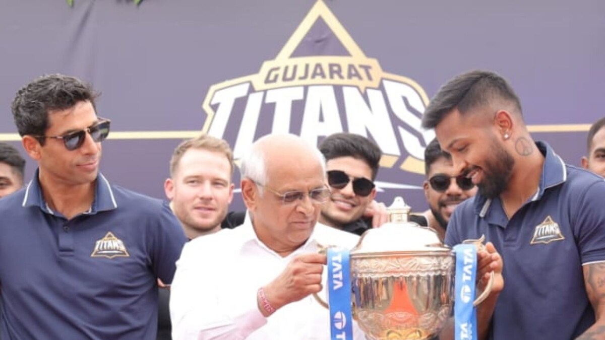 IPL 2022: Gujarat Titans Celebrate Victory With Open Bus Parade, CM ...