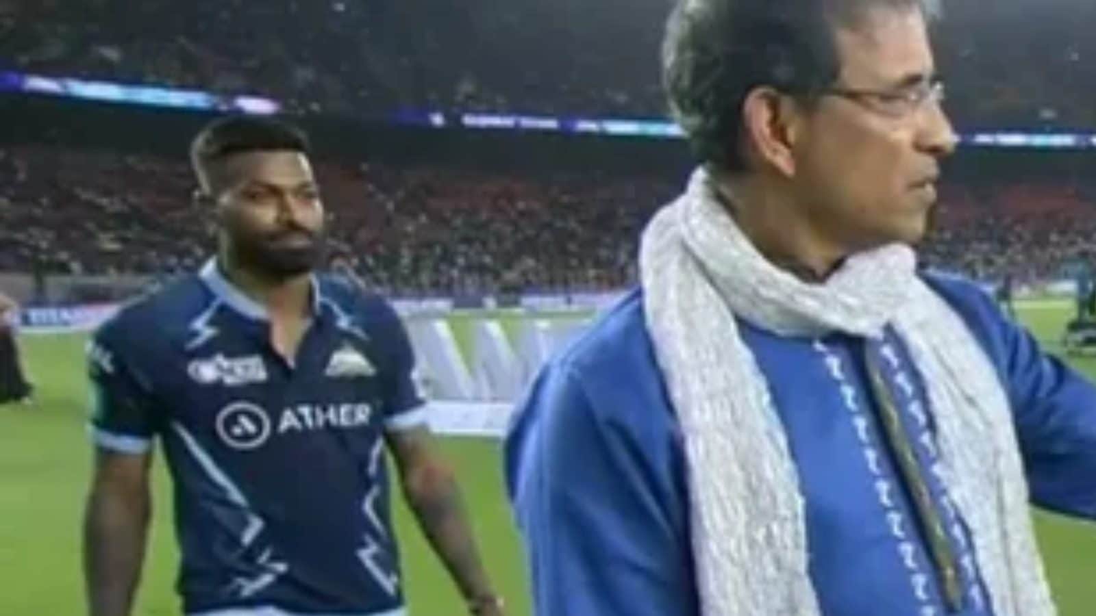 IPL 2022 Final: Hardik Pandya Hilariously Crashes Rahul Tewatia's ...