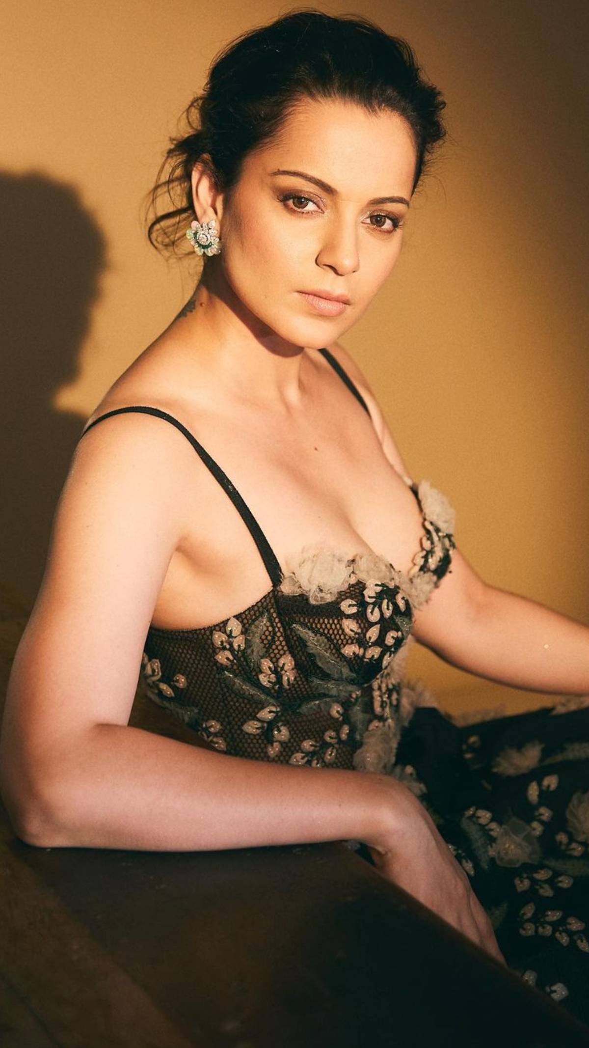 Kangana Ranaut Spells Elegance In Floral Dress, Check Out The Diva's ... Kangana Ranaut Spells Elegance In Floral Dress, Check Out The Diva's ...