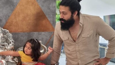 KGF 2 Star Yash Posts Adorable Video of His Daughter 'Making Fun' of ...