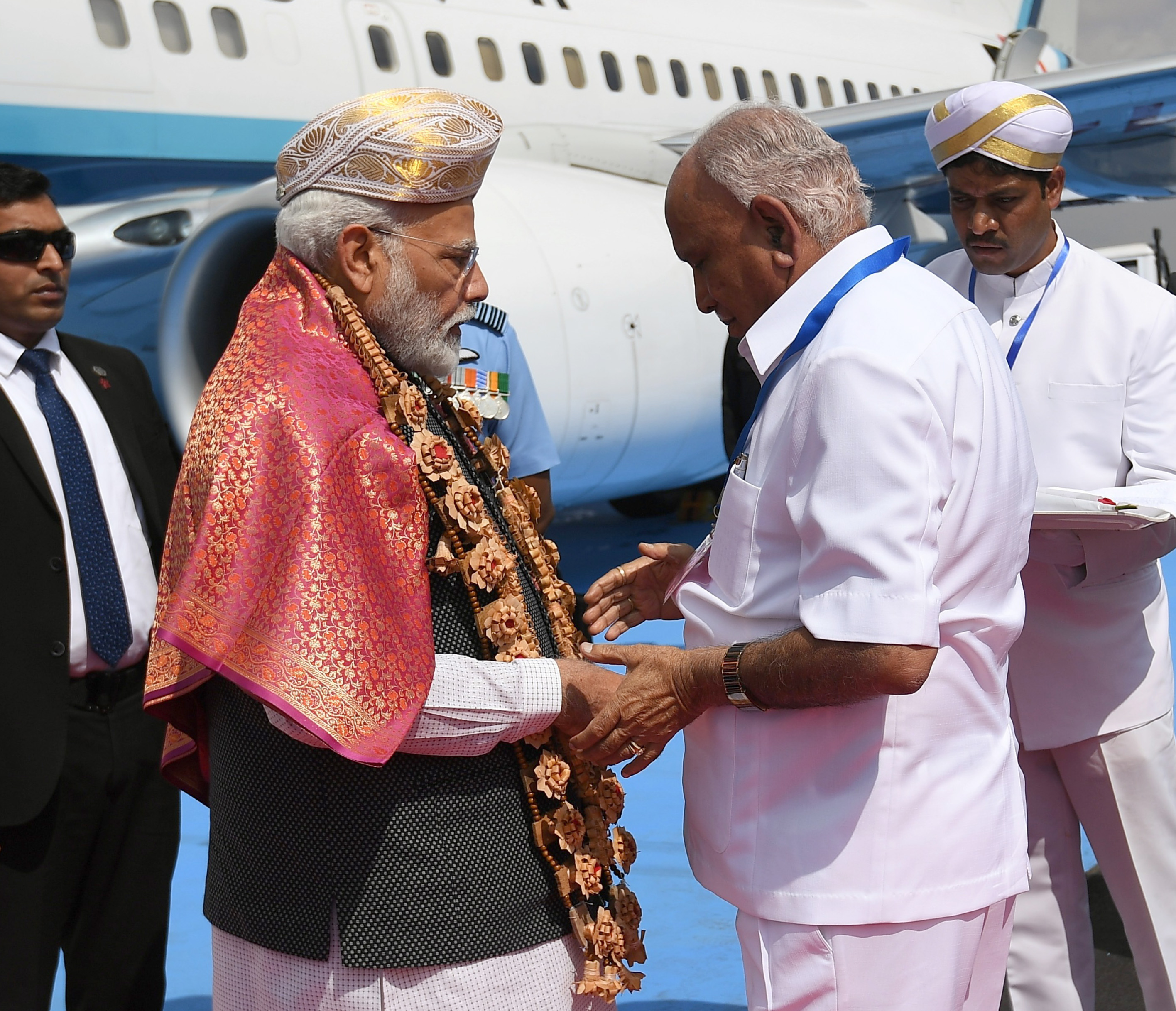 Modi@8: Peacock Hat to Colourful Pagdis - The Many Headgears of PM ...