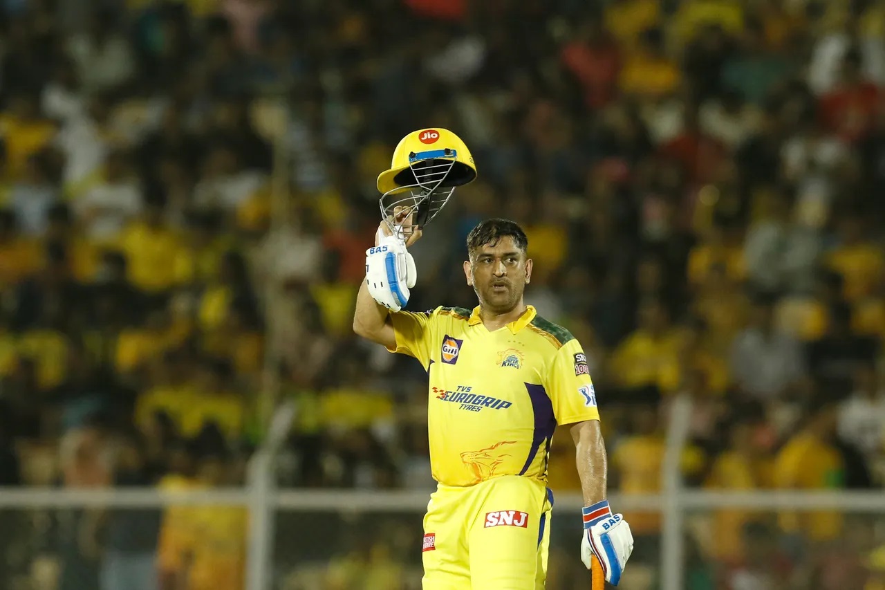 In Pictures: MS Dhoni Spotted at a Domestic Airport After Leaving IPL ...
