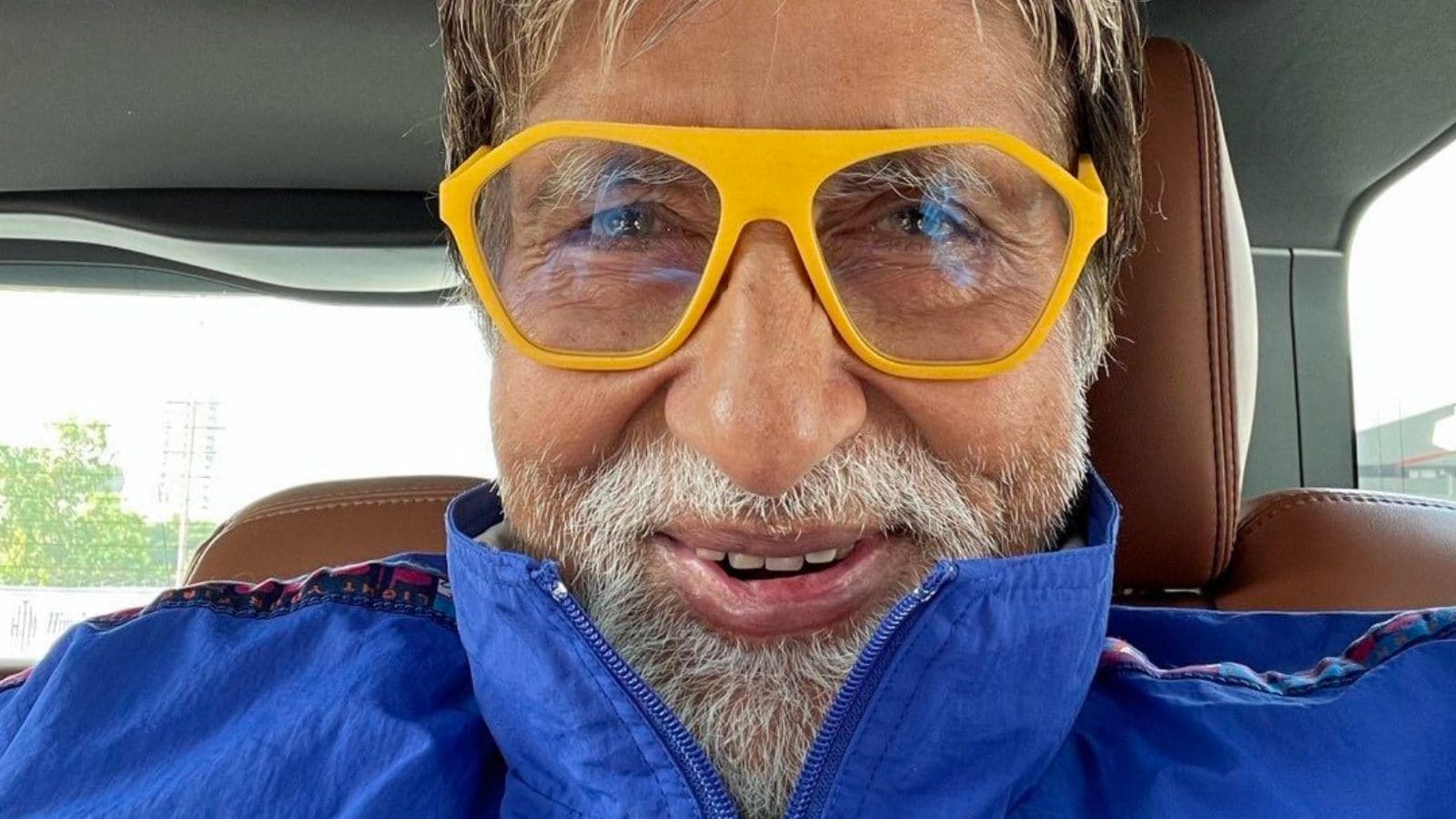 Amitabh Bachchan Treats Fans to Quirky Selfie; Daughter Shweta Bachchan ...