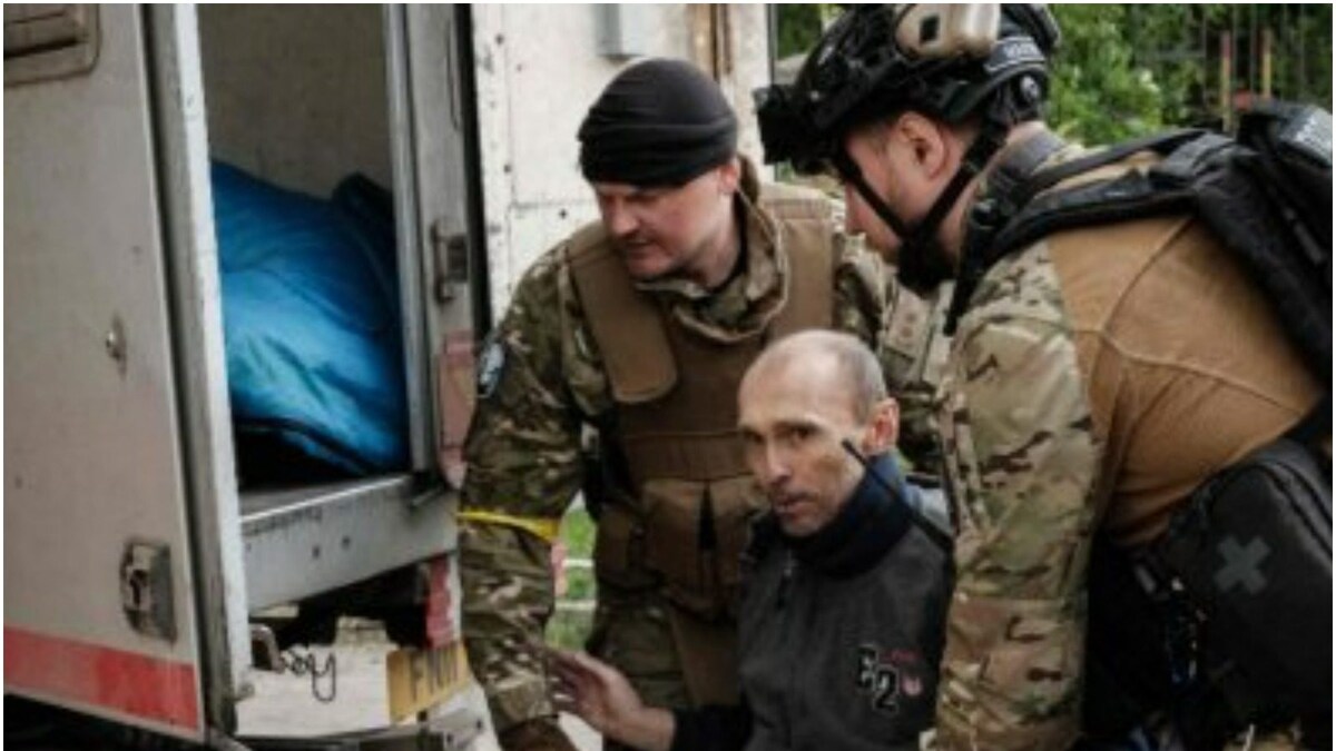 Shell-shocked Families Refuse Evacuation from Ukraine Front - News18