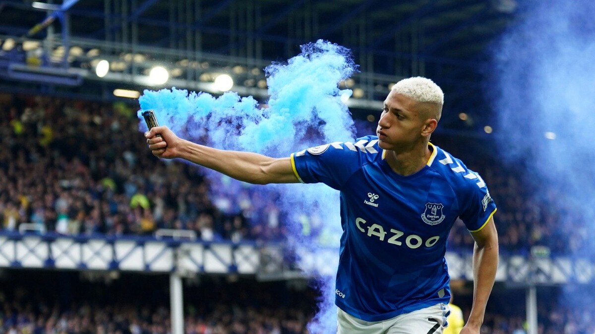 Premier League: Richarlison Scores, Throws Flare as Everton Beat ...