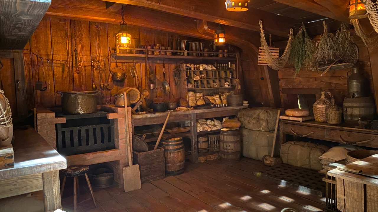 Meet 30-year-old Harshita Reddy from Bengaluru Who has Designed Sets ...