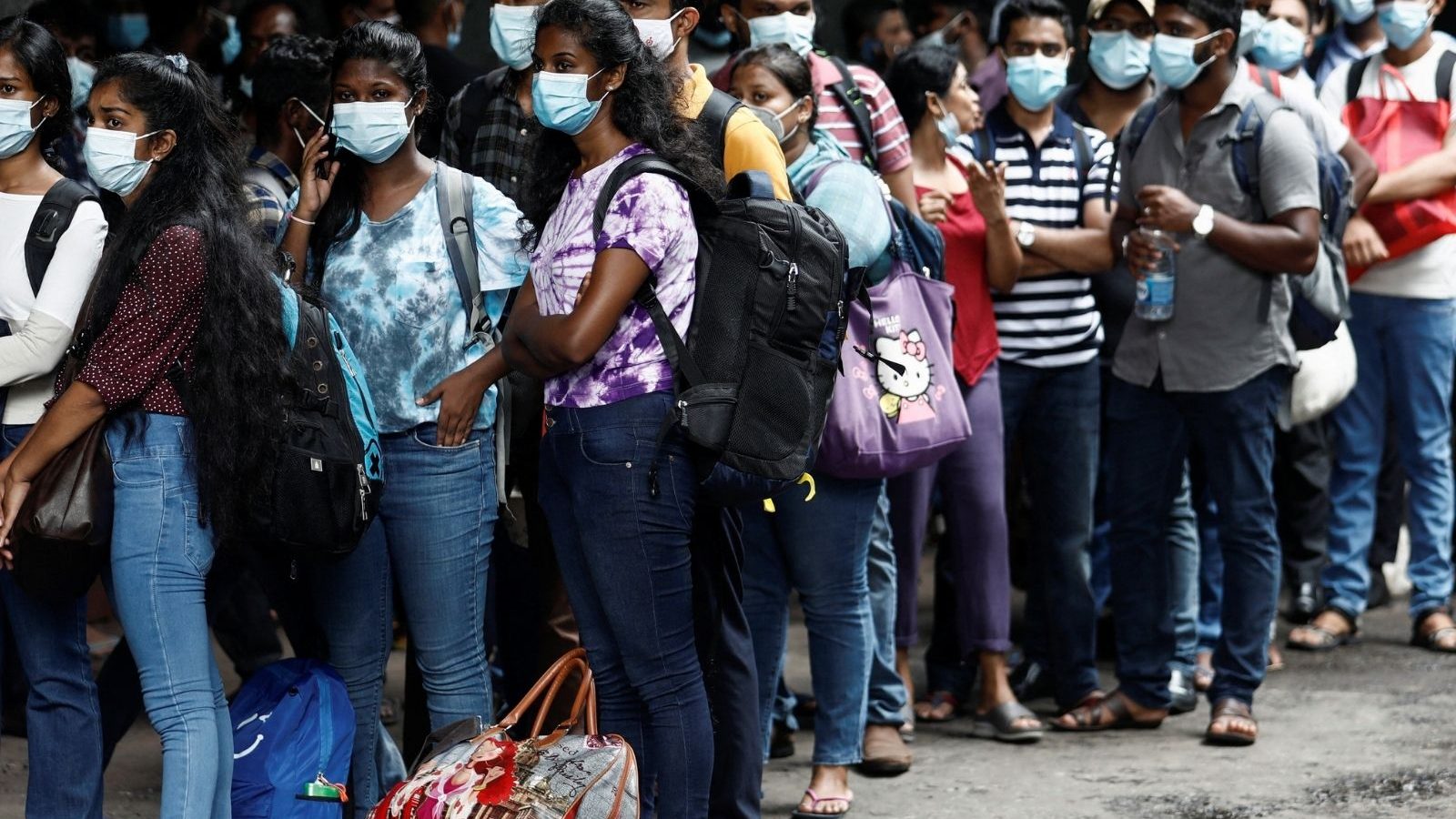 Sri Lanka: Hundreds Flee Colombo as Crisis Persists | World News - News18