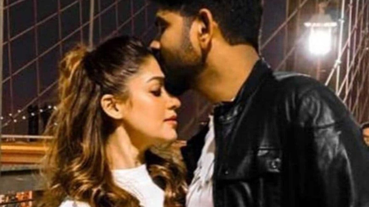 Nayanthara, Vignesh Shivan Visit Shirdi After Kaathu Vaakula Rendu Kaadhal's Success - News18