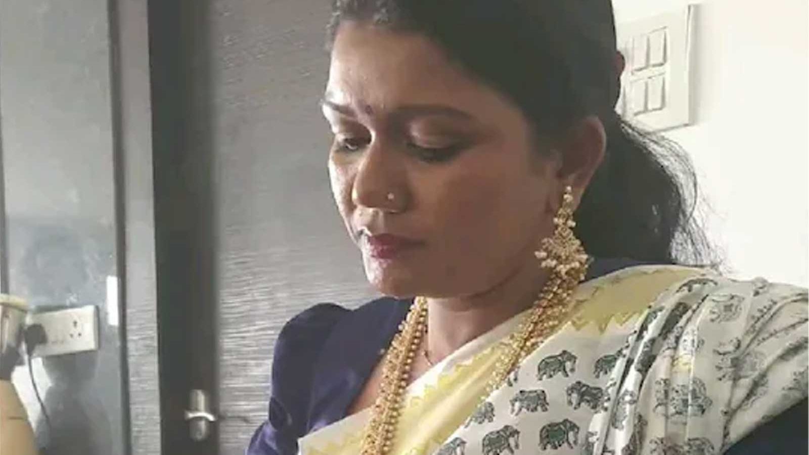 In Latest Insta Video, Marathi Singer Vaishali Mhade Asks Fans to Eat ...