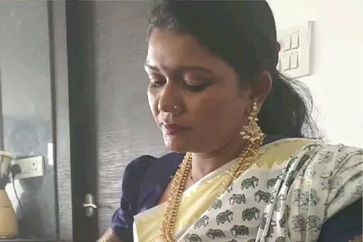 In Latest Insta Video, Marathi Singer Vaishali Mhade Asks Fans to Eat ...