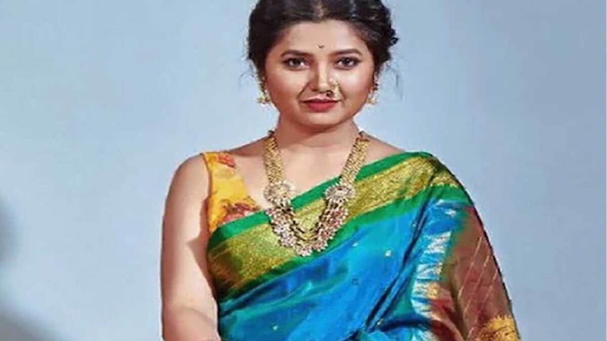 Actress Prajakta Mali’s post on Maharashtra Day goes Viral - News18