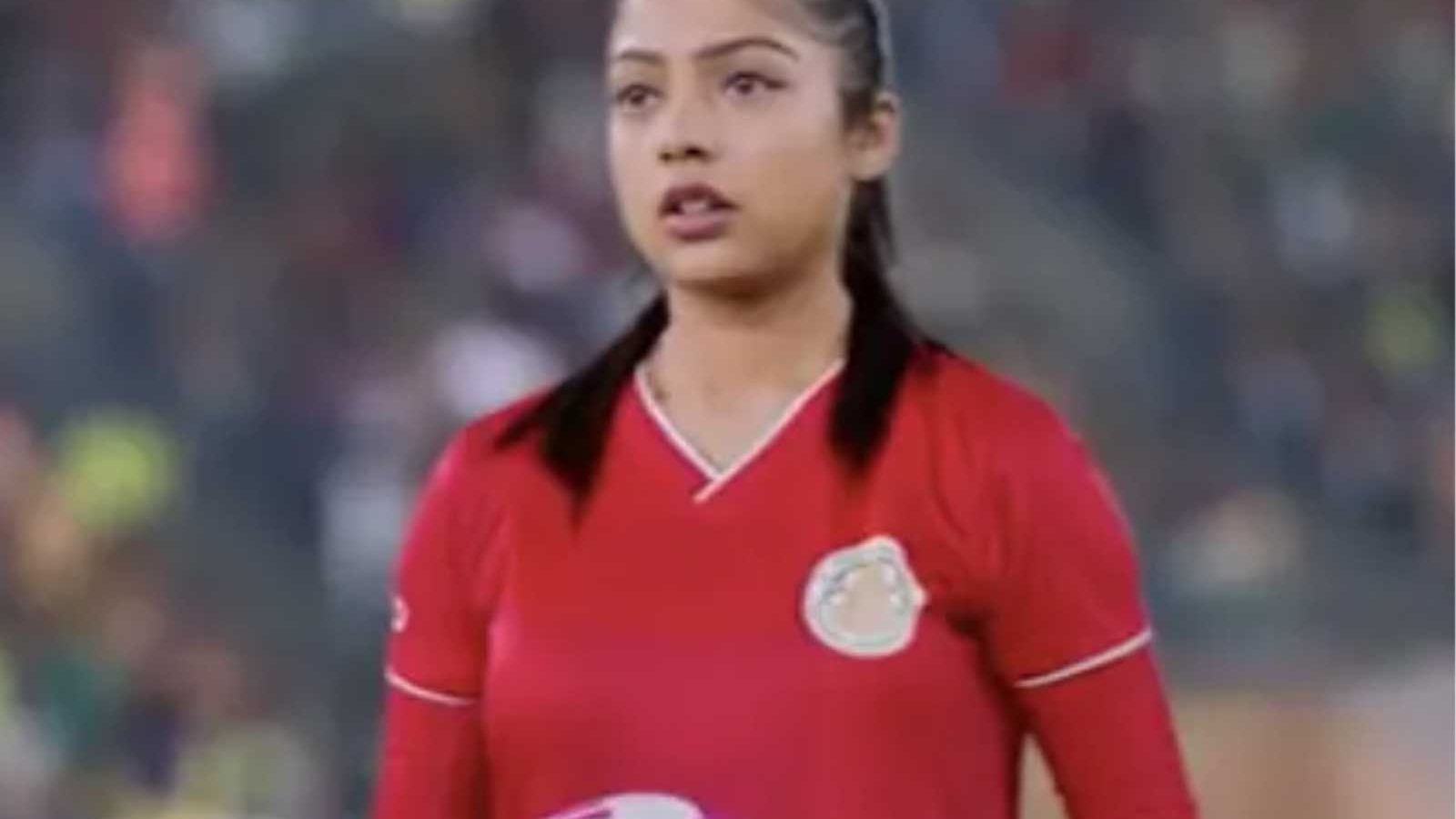 Actor Varsha Bollamma Donates Eyes, Fans Can't Stop Admiring her ...