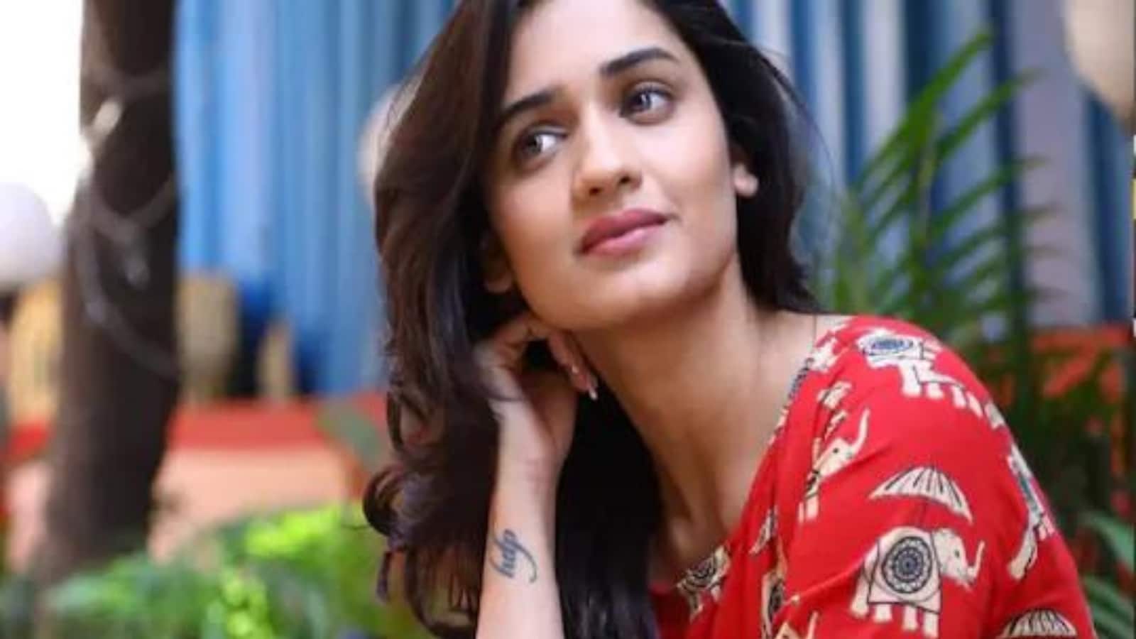 Hruta Durgule's First Look From Ravi Jadhav’s Timepass 3 Goes Viral | Movies News - News18