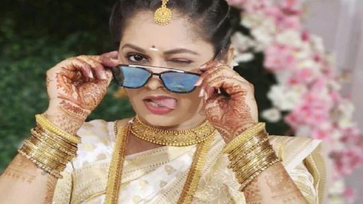 Lagnachi Bedi Actor Minal Bal Welcomes Home Her New Ciaz - News18