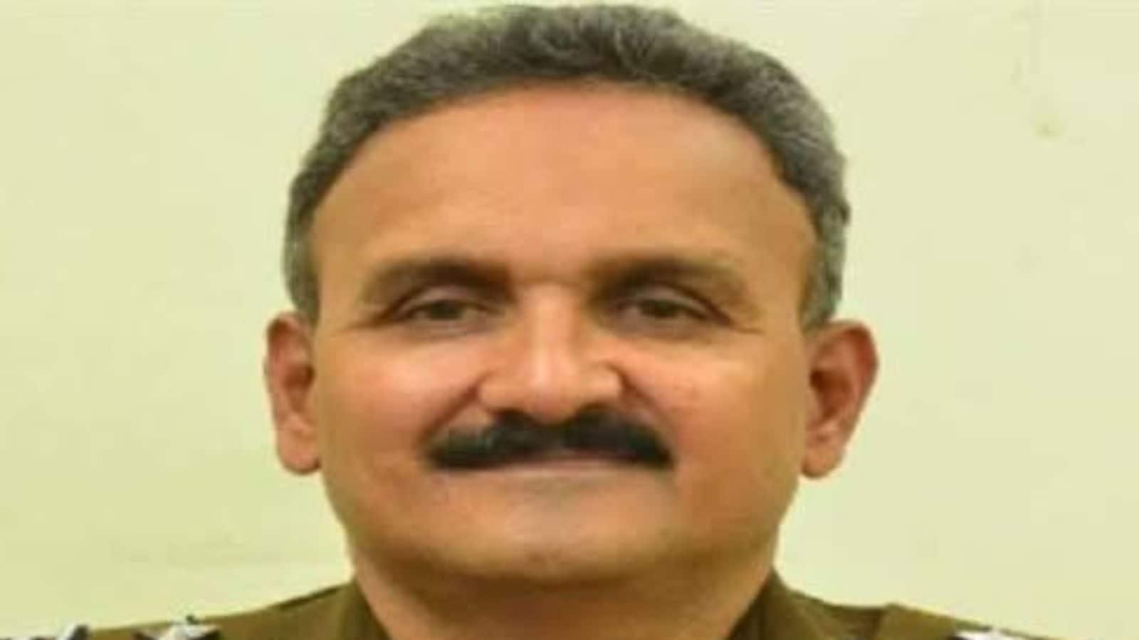 Uttar Pradesh Dg Intelligence Devendra Singh Chauhan Given Additional Charge Of Dgp News18