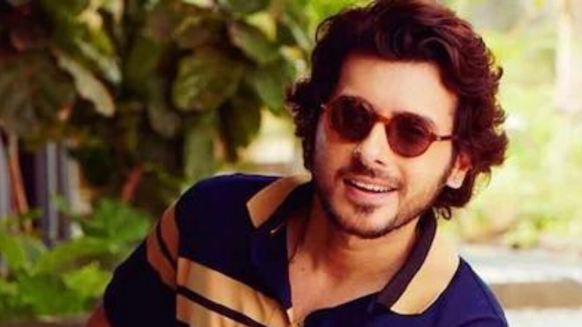 Mirzapur Star Divyendu Sharma's Adorable Love Story Is Major Goals - News18