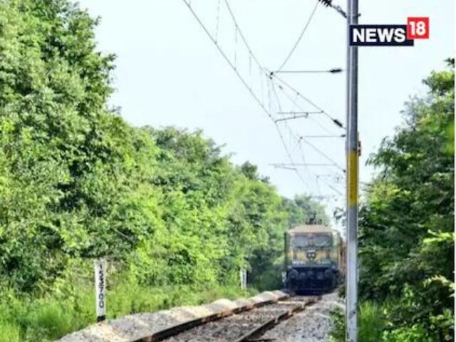Eastern Railway Achieves 100% Electrification Of Its 2,848 Kilometre ...