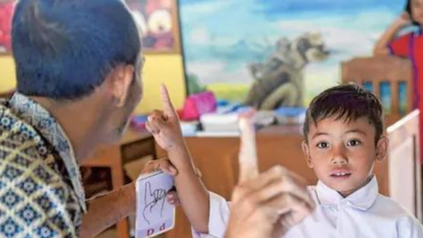 Bengkala: Indonesian Village Where Residents Use Unique Sign Language ...
