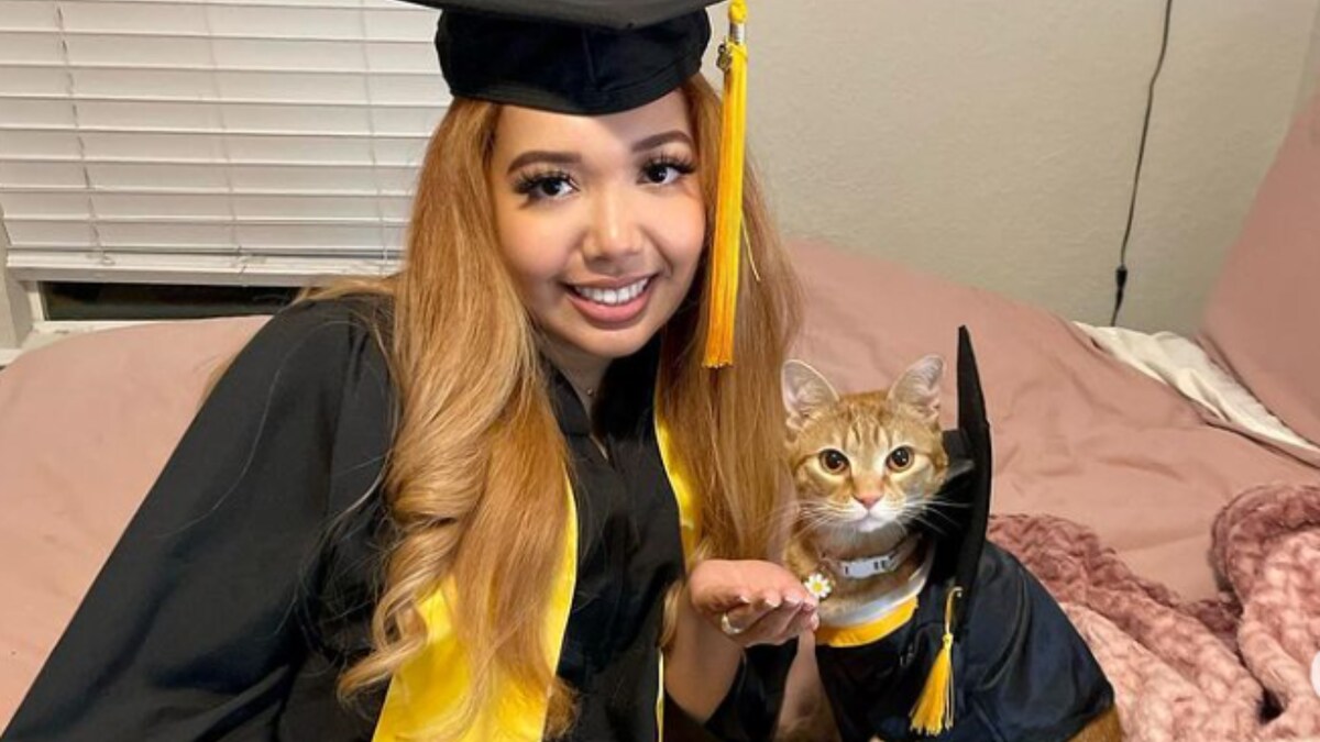 'Graduate' Cat: University Student's Pet Feline Attended Every Zoom ...