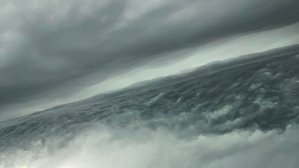 Mesmerizing Photo of Clouds That Look Like Ocean Waves Goes Viral - News18