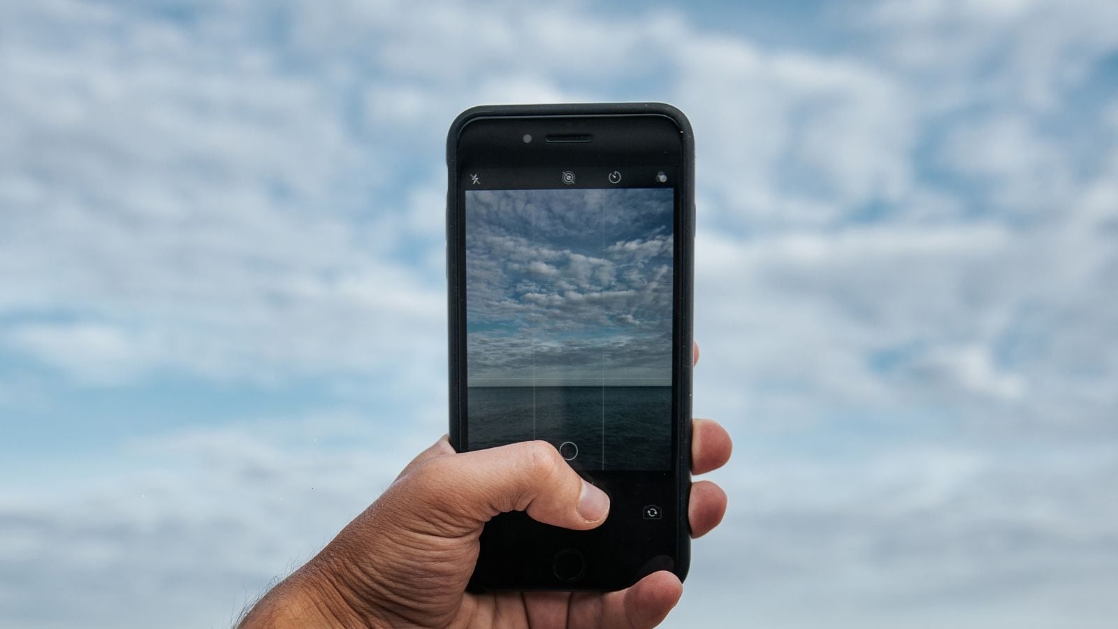 UK Man Finds His Phone in Working Condition Ten Months After Dropping ...