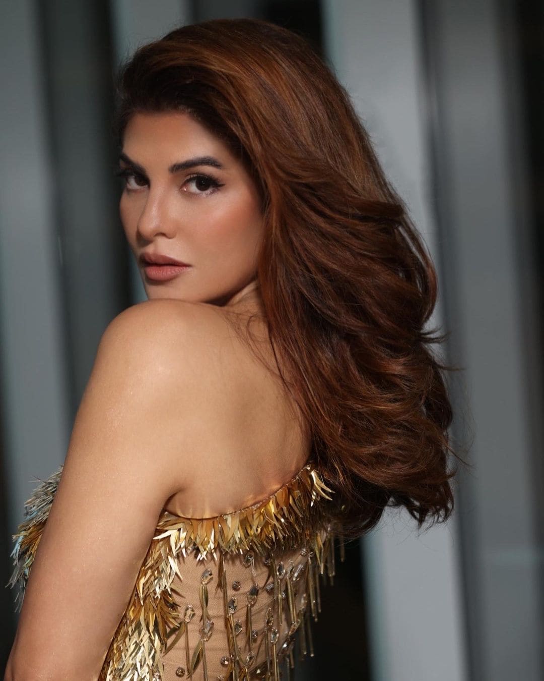 Jacqueline Fernandez Oozes Glamour In Metallic Dress, Check Out The ...