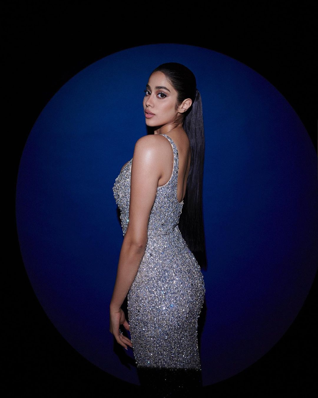 Janhvi Kapoor Flaunts Hourglass Figure In Black Cutout Gown, Check Out ...