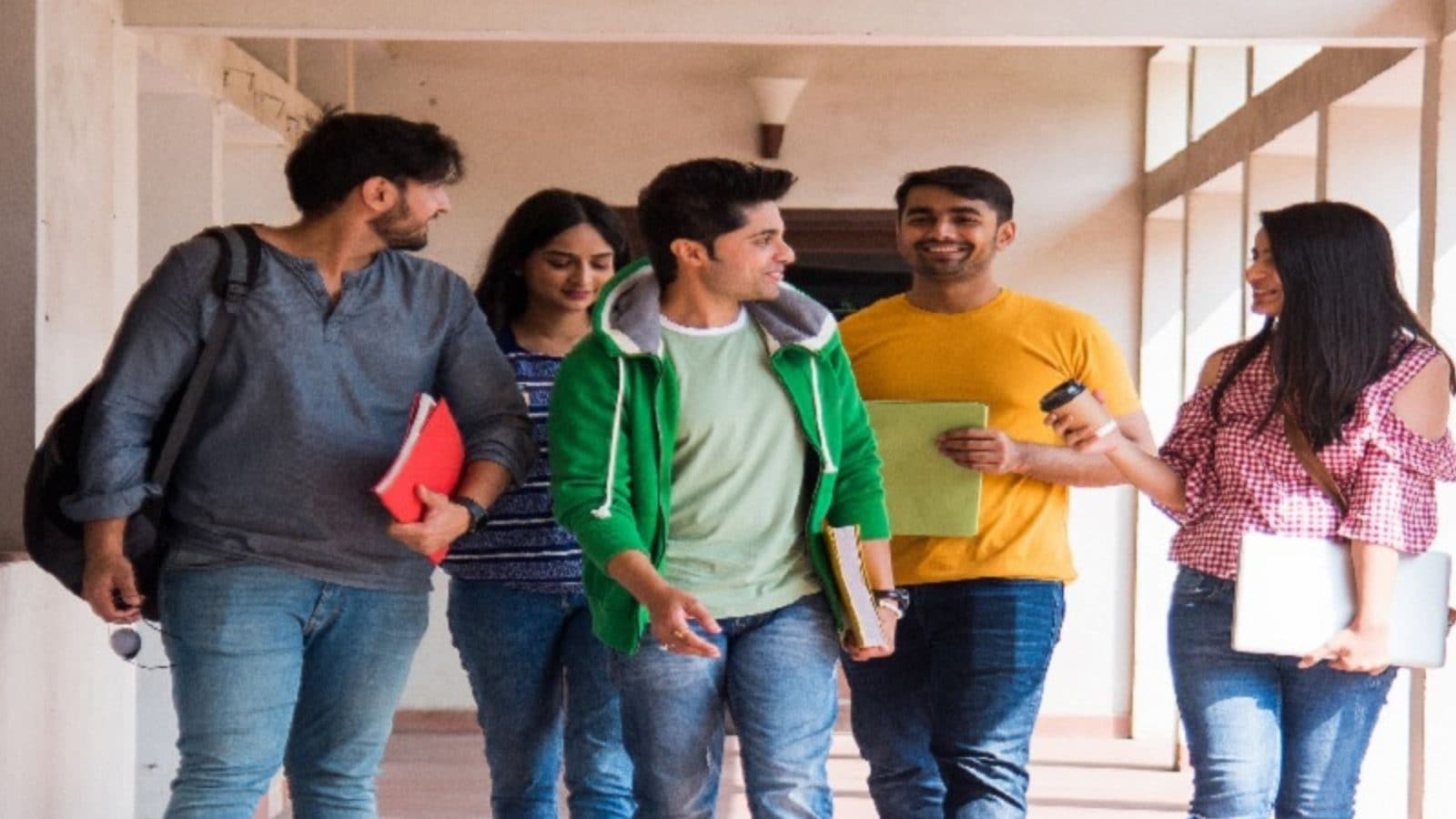 Students Happy With Chemistry Paper on Last Day of JEE Main 2022 ...