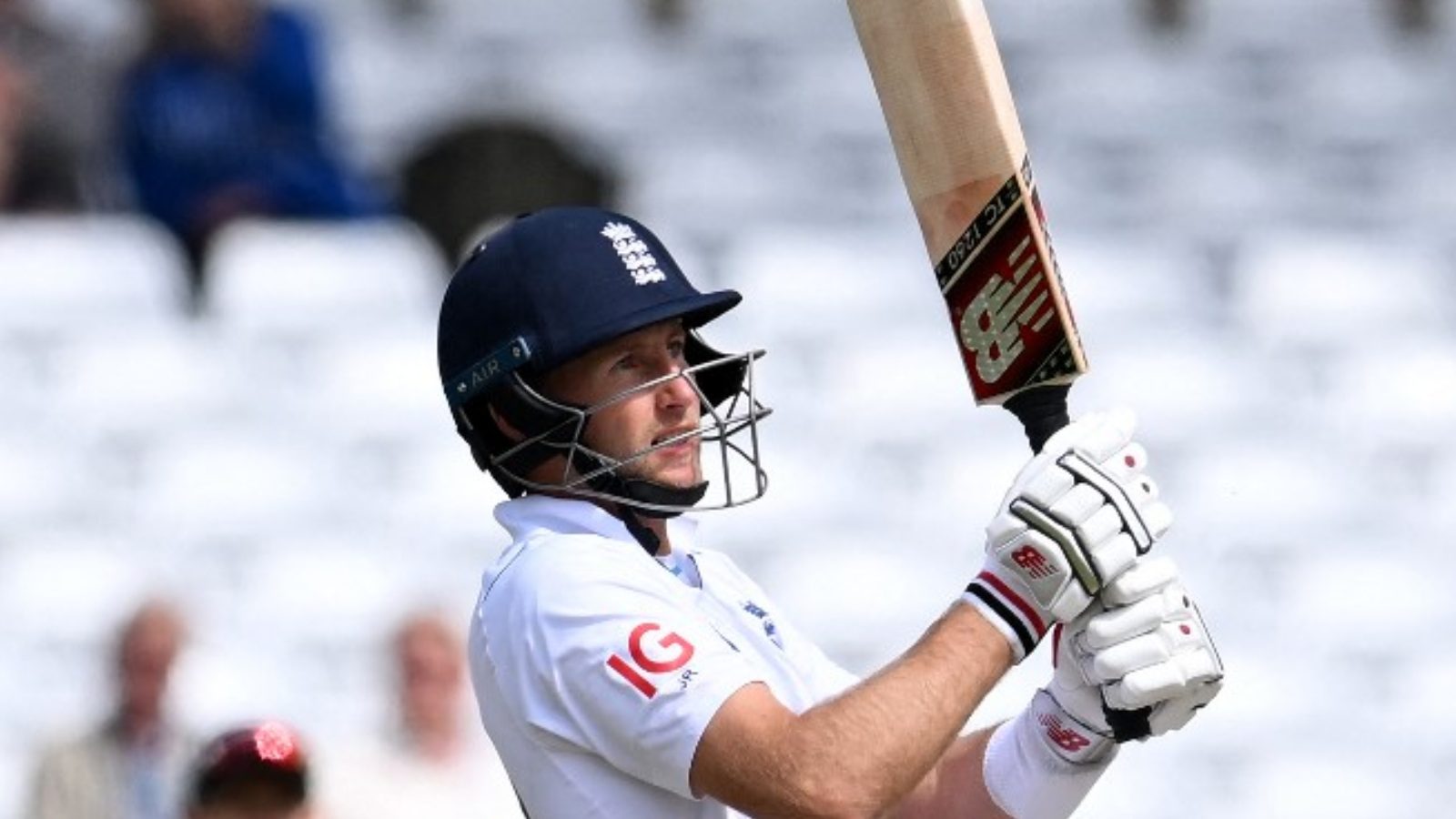 Watch Joe Root s Outrageous Reverse Scoop For A Six Delights watch-joe-root-s-outrageous-reverse-scoop-for-a-six-delights