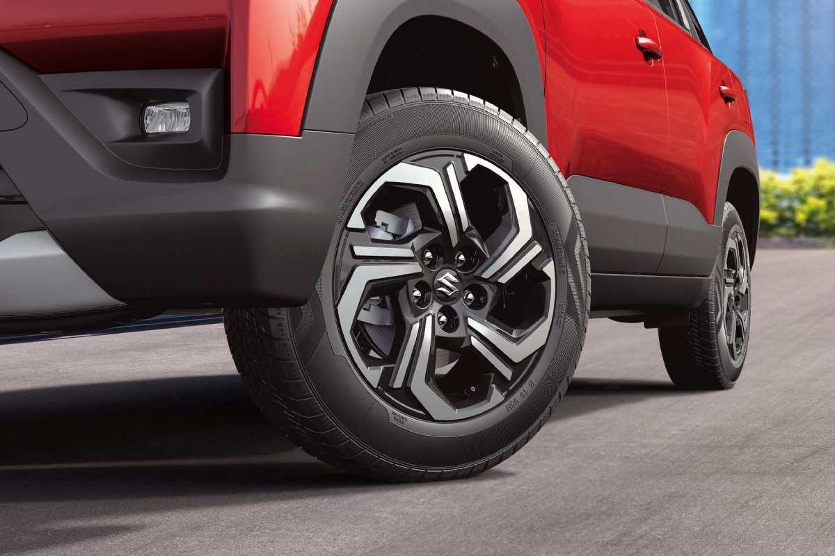 Maruti Suzuki Brezza In Pics: See Design, Interior, Features and More ...