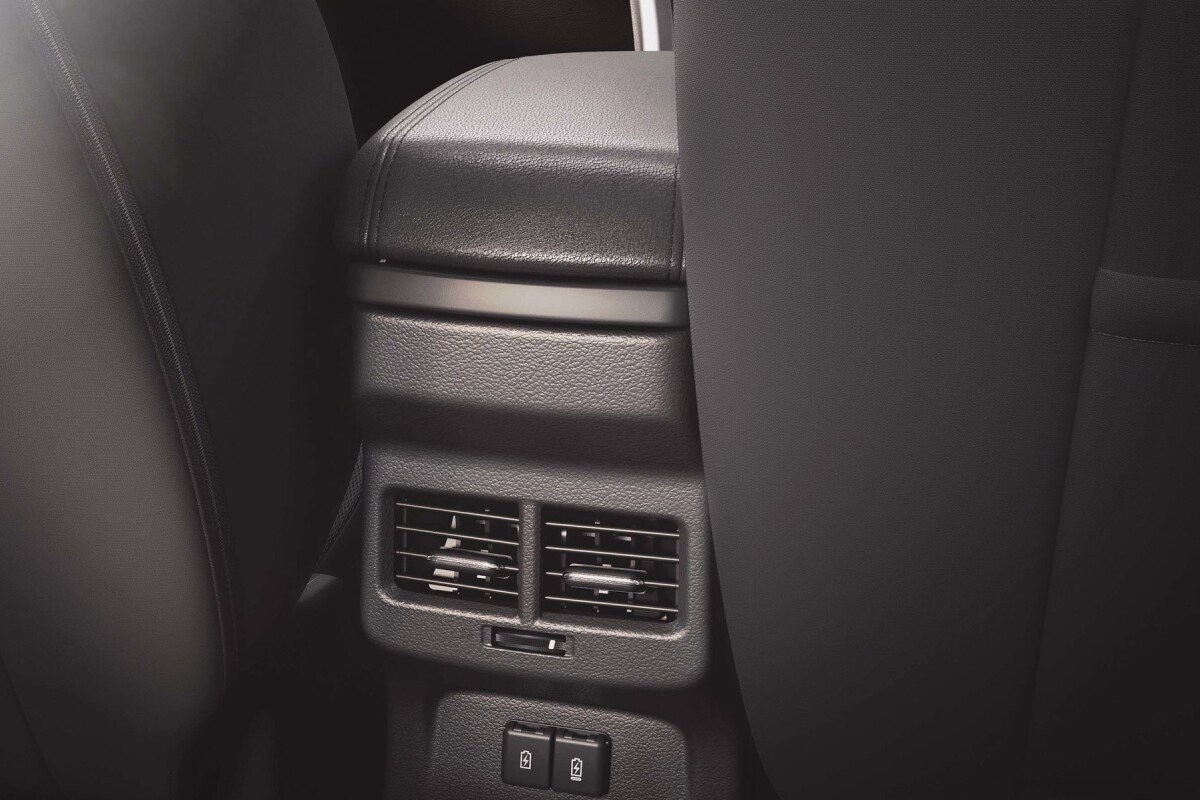 Maruti Suzuki Brezza In Pics: See Design, Interior, Features and More ...