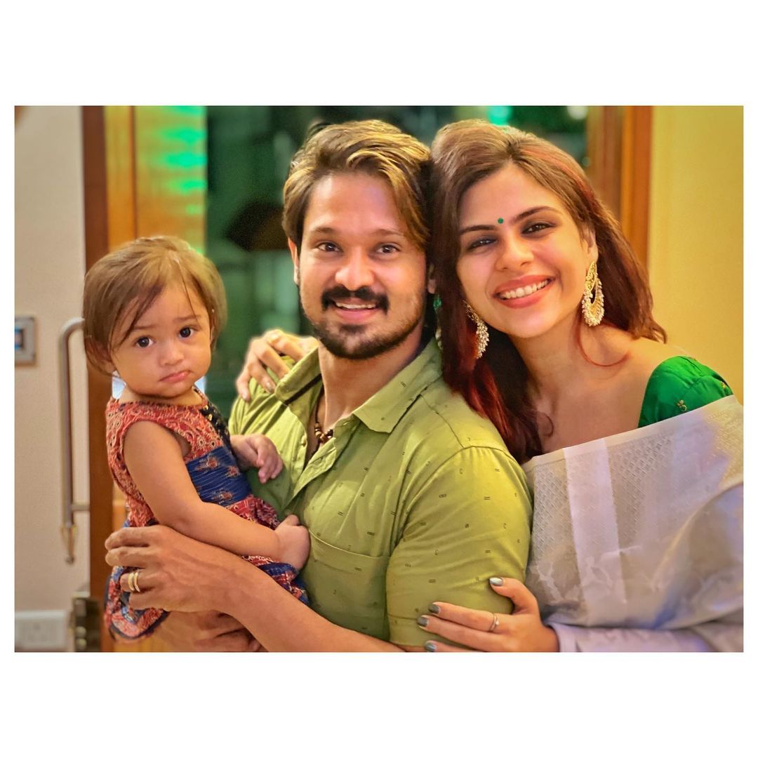 Happy Birthday Nakkhul: Adorable Family Moments of the Tamil Actor - News18