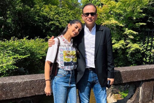 Navya Naveli Nanda And Her Dad 'Exploring the World' Together; Mom ...