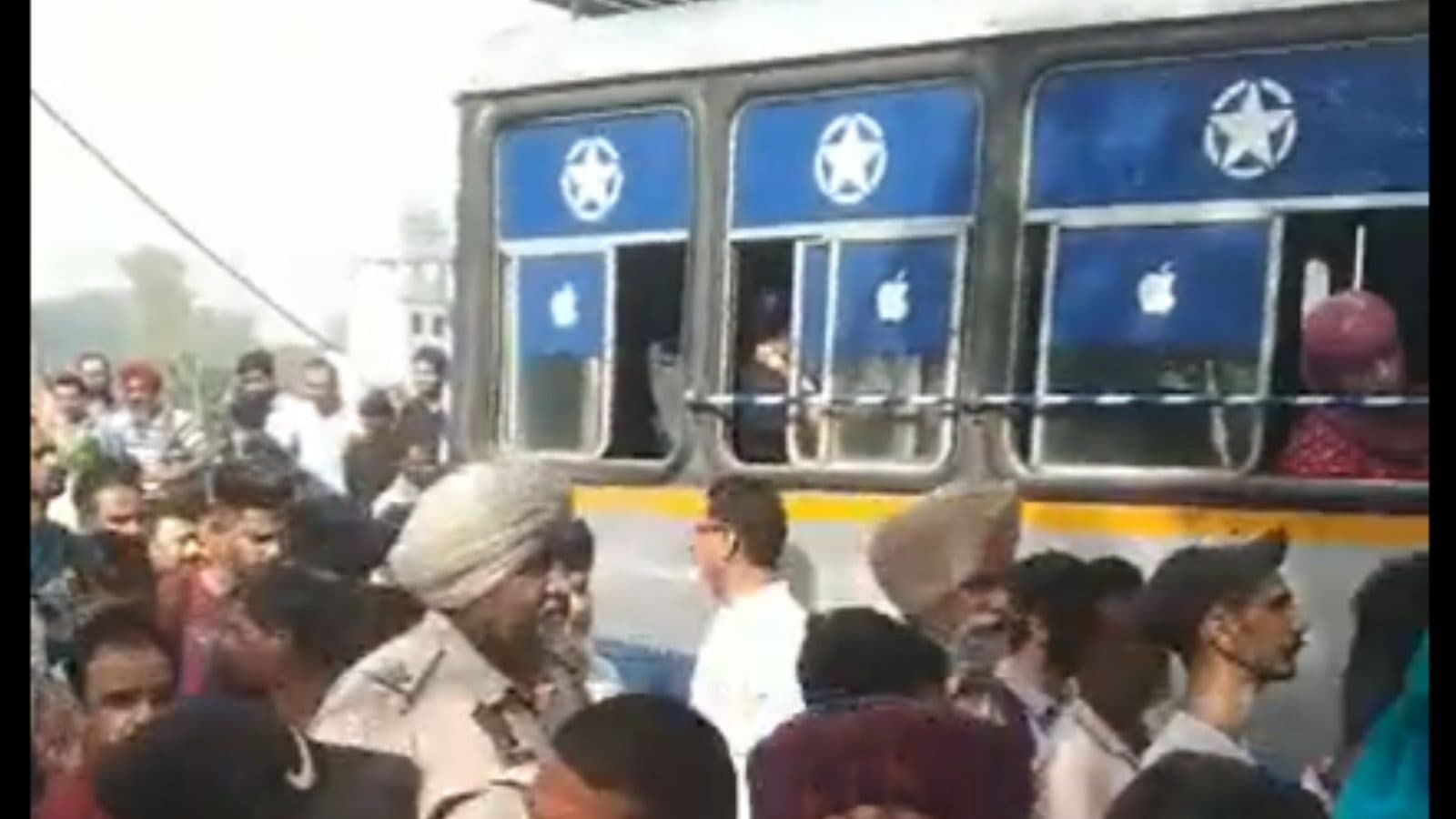 Barely 3 Days After Moose Wala's Murder, Bus Looted at Gunpoint in ...