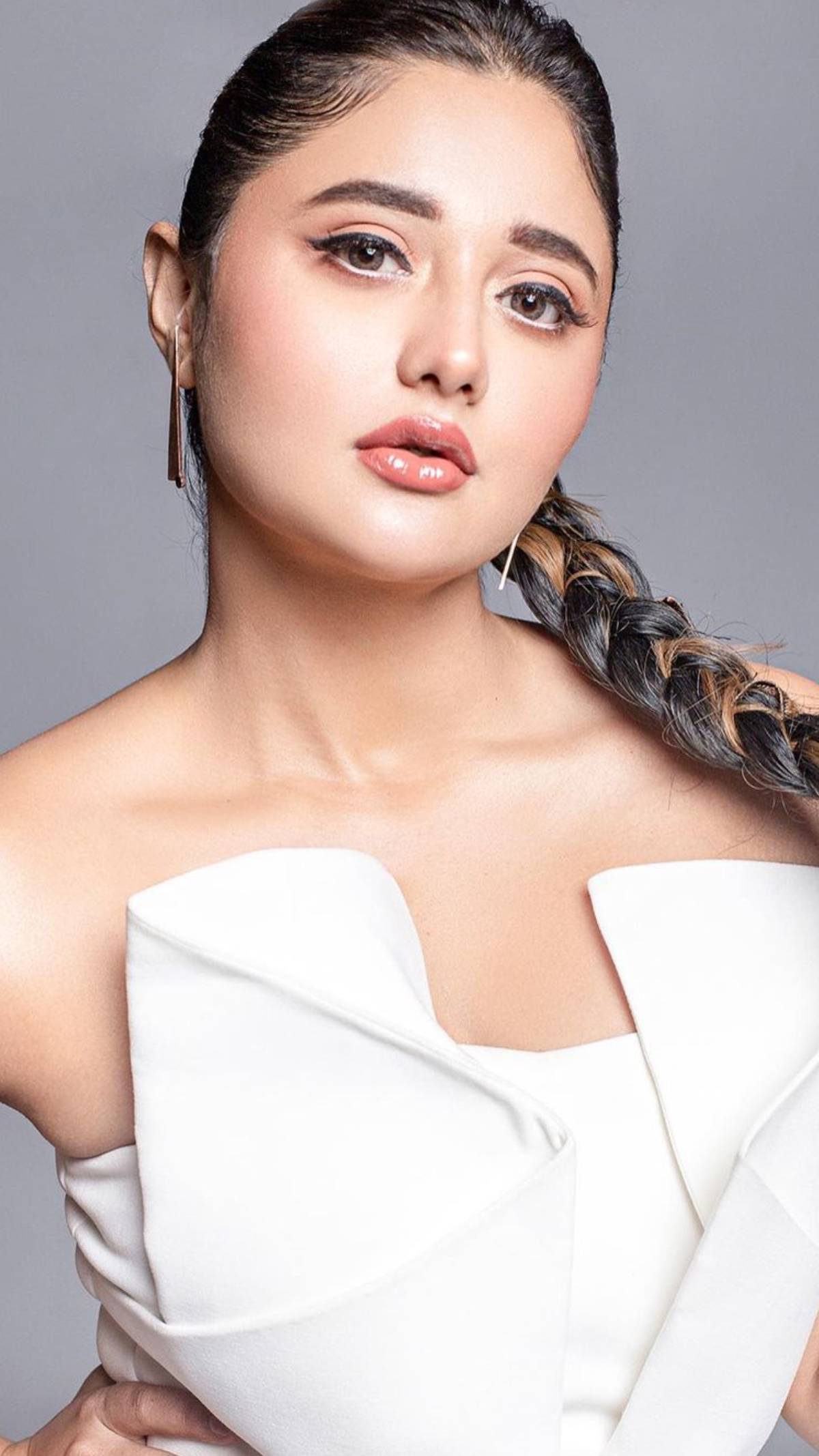 Rashami Desai Oozes Oomph In White Bralette And Black High-slit Skirt ...