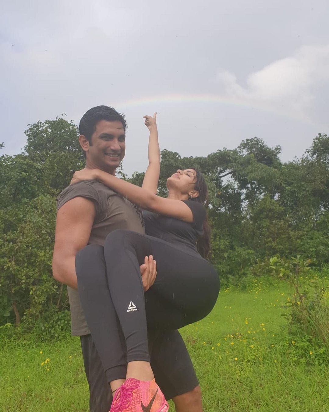 Sushant Singh Rajput Death Anniversary: Rhea Chakraborty Shares Unseen ...