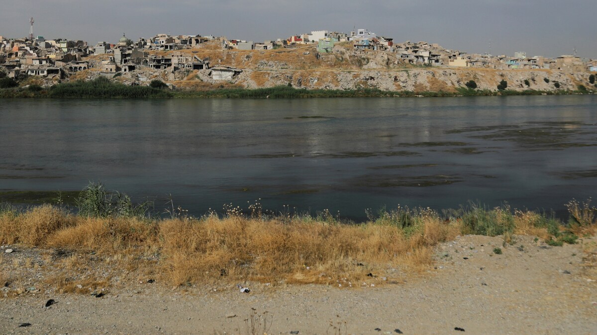 Extreme Drought Reveals Whole City Submerged Under Iraq's Tigris River ...