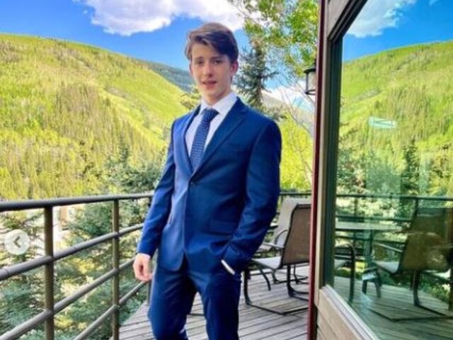 Fear the Walking Dead Actor Tyler Sanders Passes Away at 18 ...