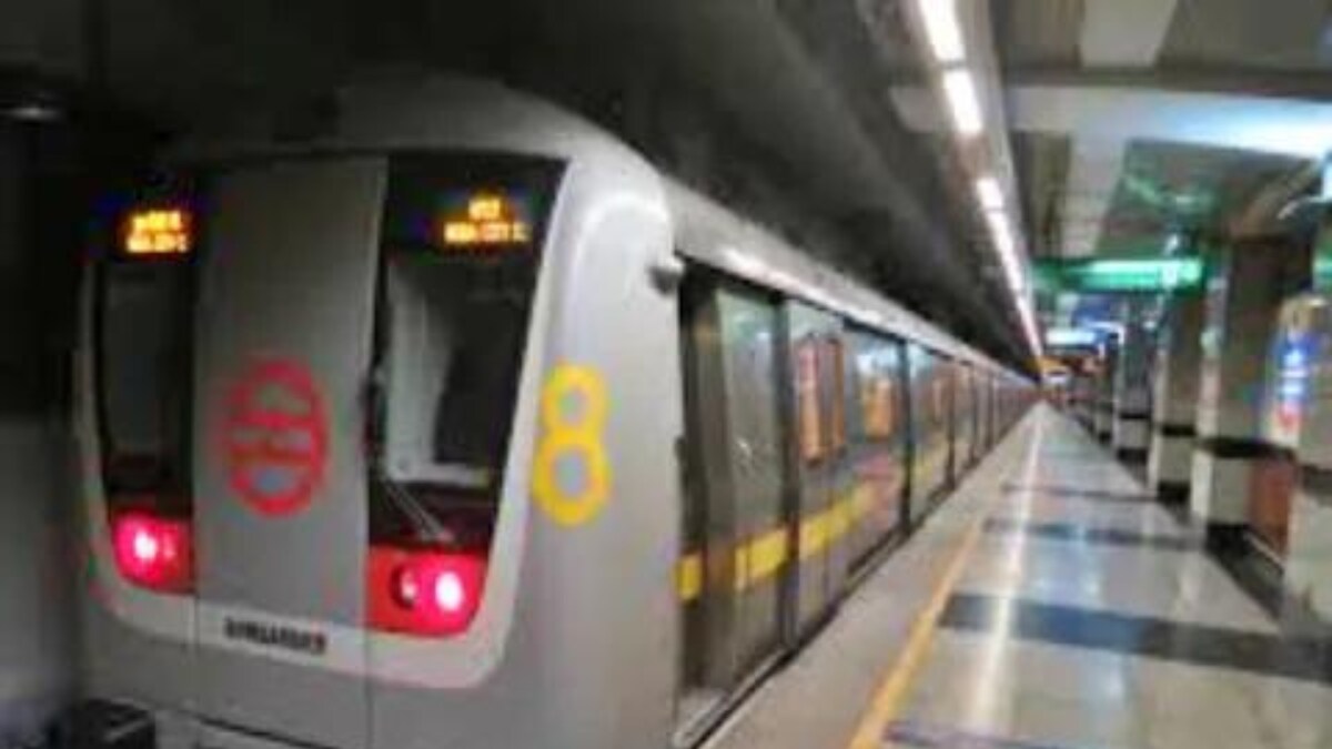 Easy and Hassle-Free Ways to Recharge Delhi Metro Smart Cards - News18