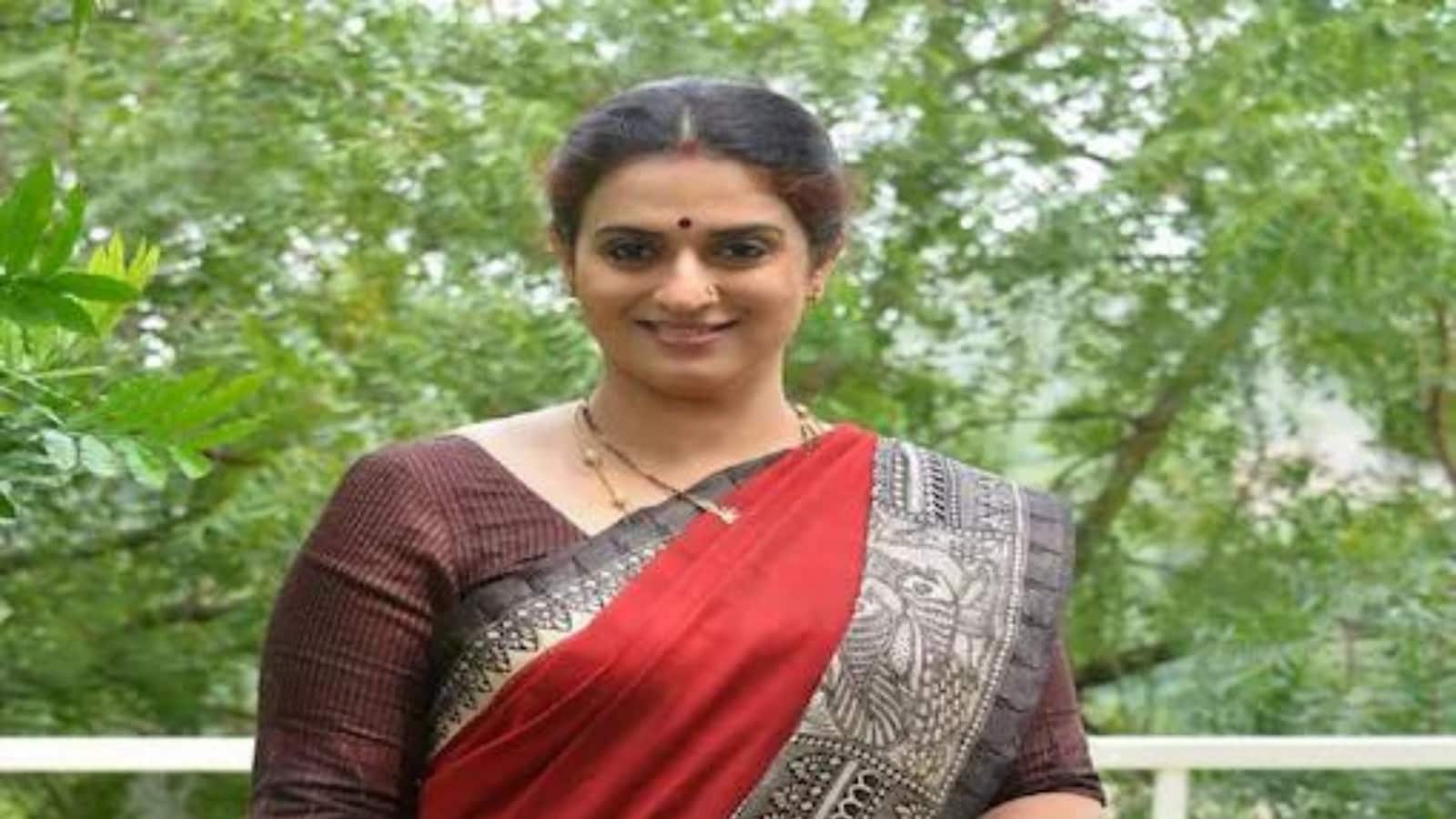 Pavithra Lokesh Files Complaint Against Unknown Persons for Creating ...