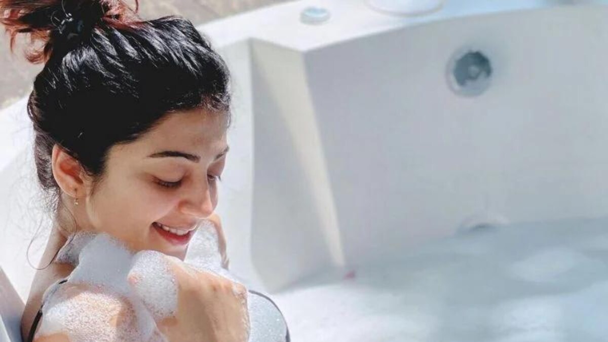 Pranitha Subhash's Jacuzzi Photoshoot is Setting Some Maternity Goals ...