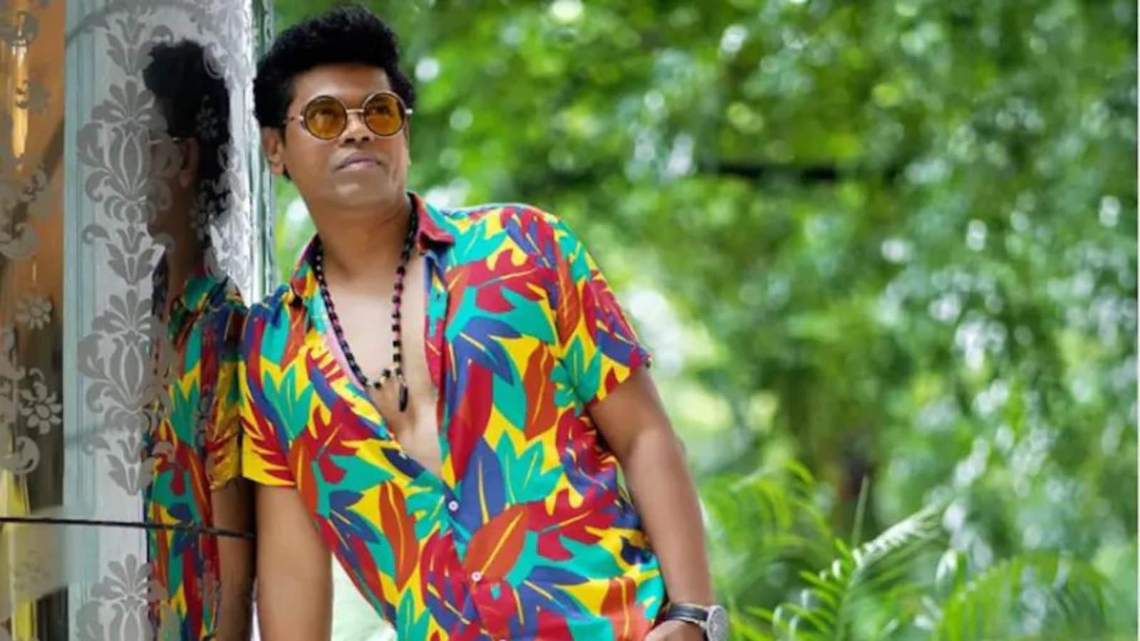 Actor Siddharth Jadhav's New Look In Multi-Coloured Print Shirt Is A ...