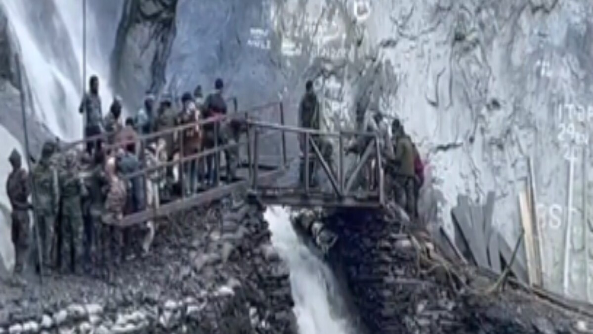 Amarnath Flash Flood: Death Toll Rises to 16; 15,000 Stranded Pilgrims Evacuated - News18