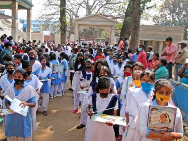 CBSE 10th, 12th Re-evaluation of Answer Scripts Begins, Here's How to ...