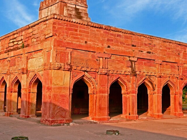 Sunday Special: Dreamy Stay at Iconic Forts of Lucknow, Mirzapur ...