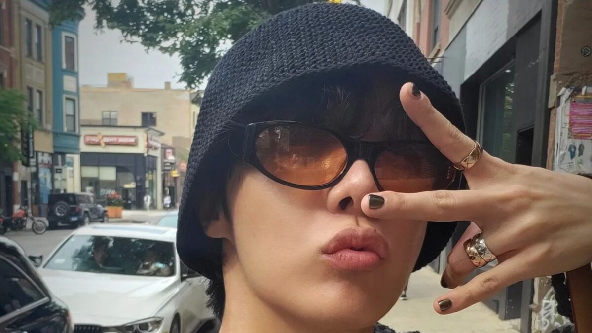 BTS: J-Hope is Bending Gender Norms by Flaunting Bold Nail Polish and ...